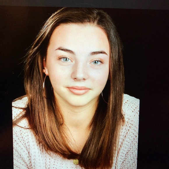 Emma's Closet (@emma_niehaus) | Poshmark